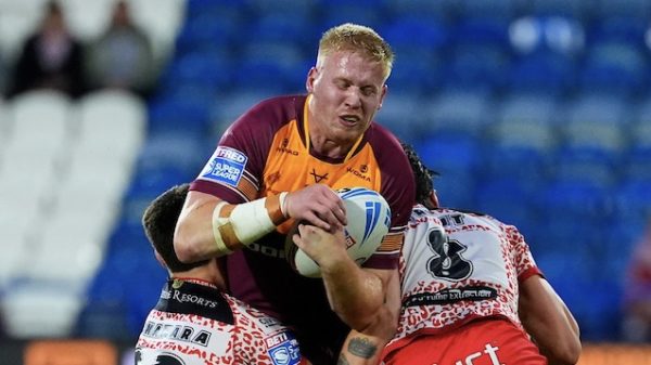 Huddersfield Giants boss Luke Robinson reacts to Oliver Wilson ...