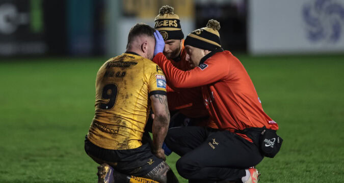 Castleford Tigers star still in hospital with serious neck injury ...